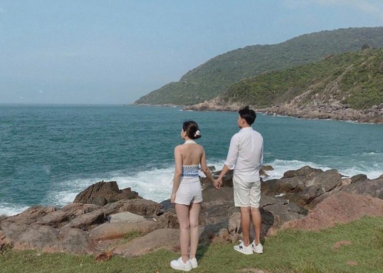 Bãi Đá Đen Đà Nẵng - Địa điểm ưa thích của Team mê "Phượt"